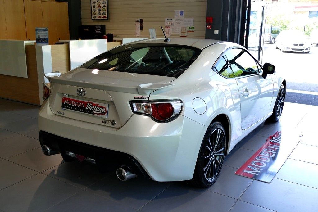 Toyota GT86 2.0 D-4S 200cv - Véhicule - Modern Vintage Automobiles ...